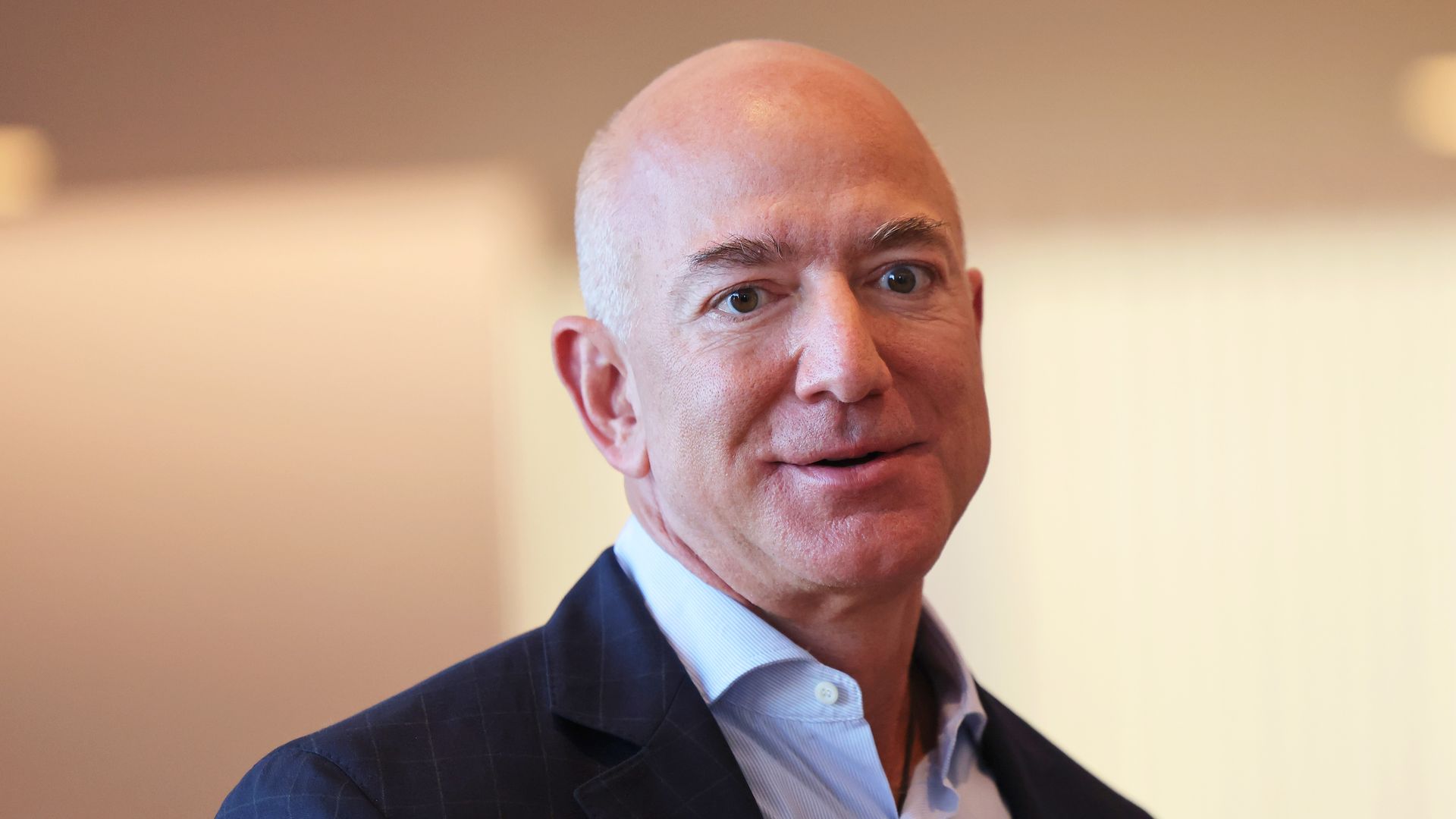 Amazon eyes Miami office as Bezos moves to Florida