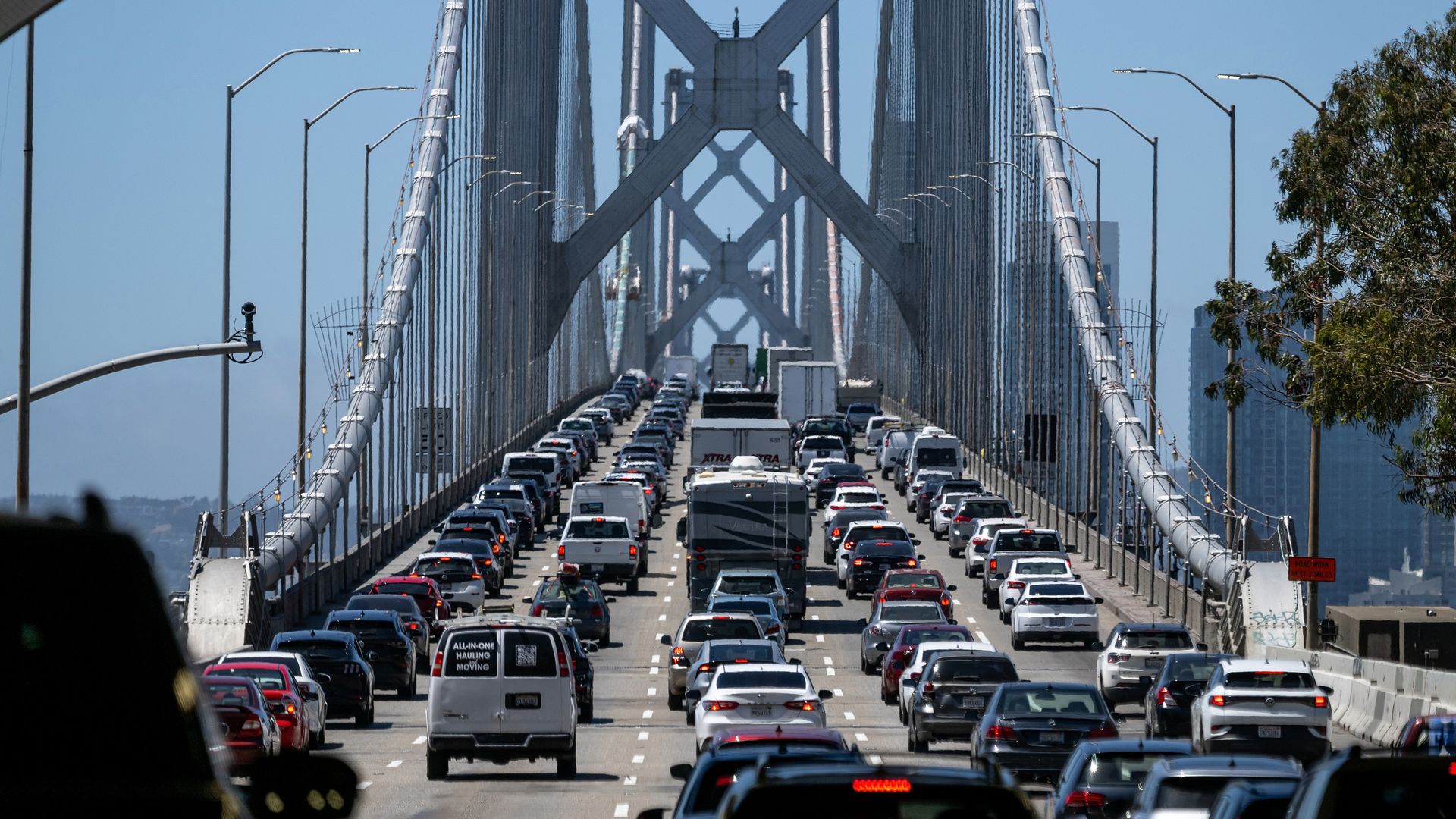 Casual carpool starts up again as return-to-office ramps up - Axios San ...