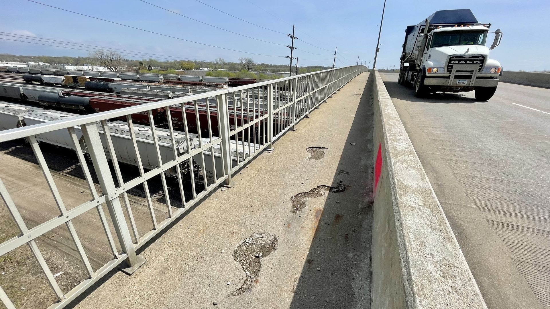 Des Moines' Guthrie Avenue bridge rehab is back on track - Axios Des Moines