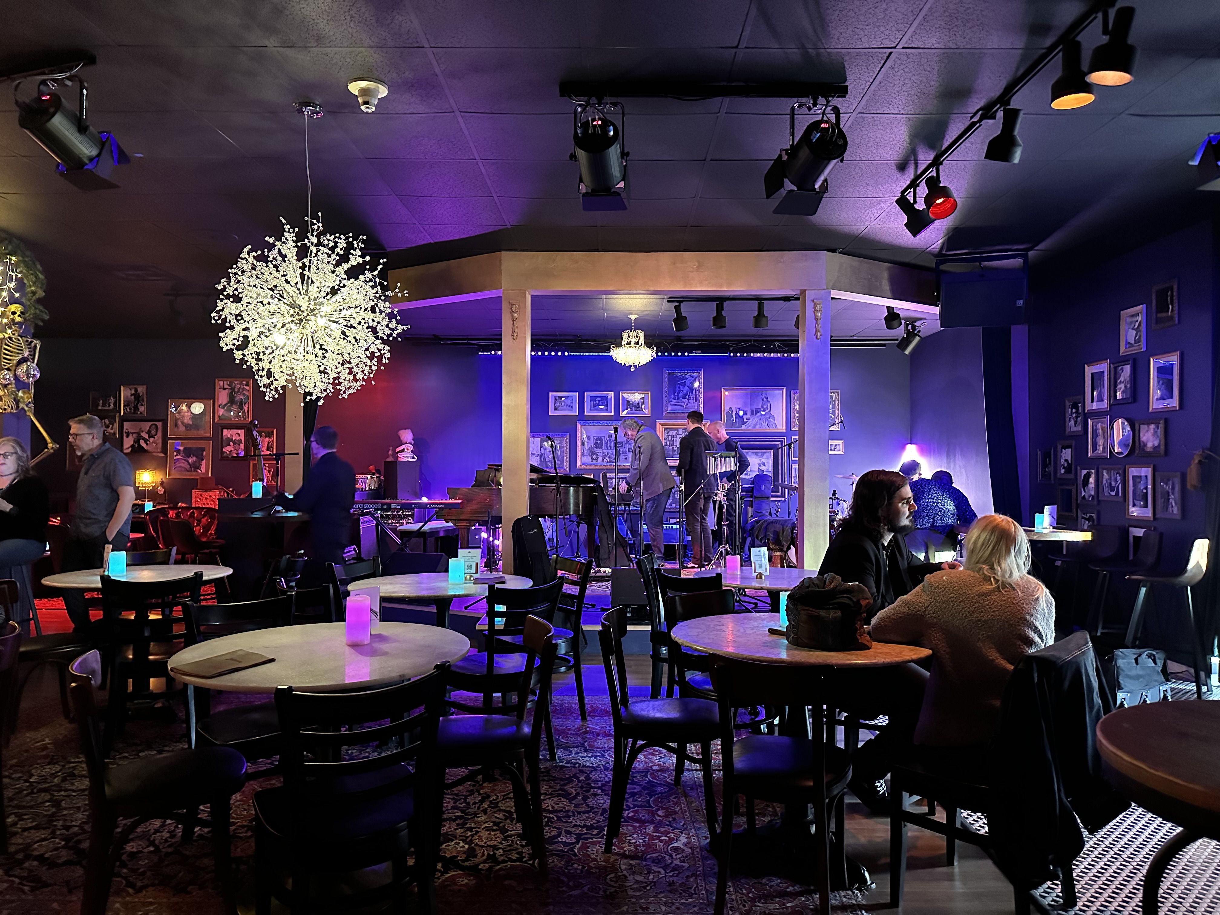 Best bars in Carytown, Richmond: Révéler - Axios Richmond