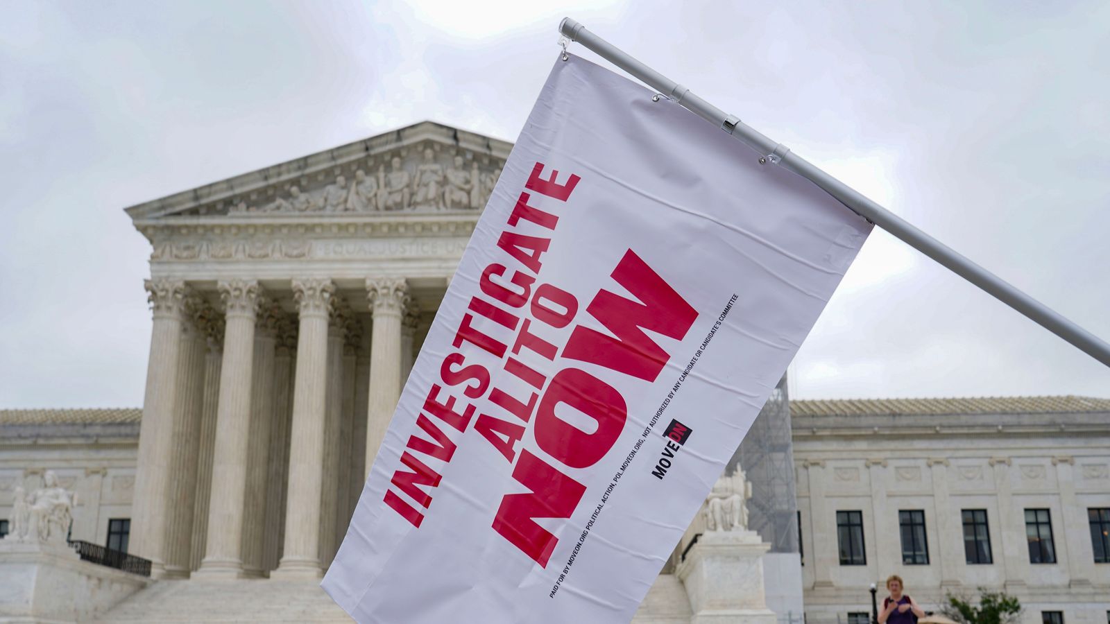 SCOTUS Justice Alito's neighbor contests alleged upside-down flag timeline