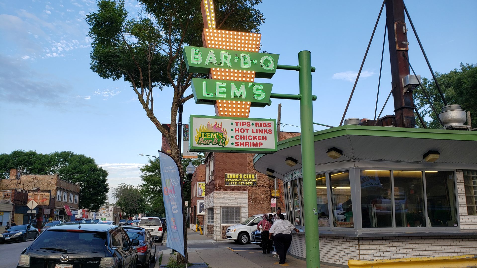 Lem's BBQ gets James Beard Award - Axios Chicago