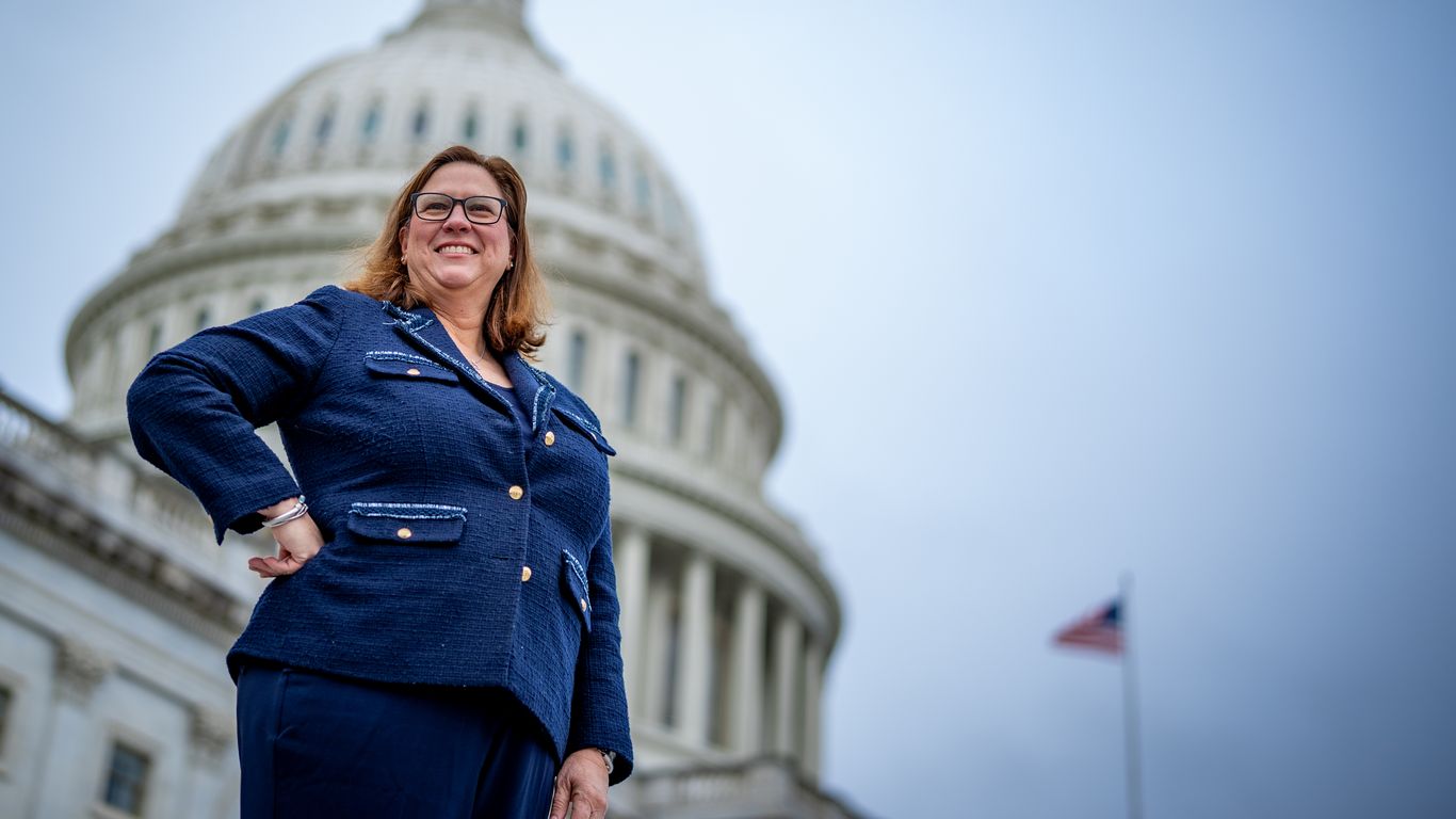 Dallas congresswoman to run for reelection after redistricted map ...