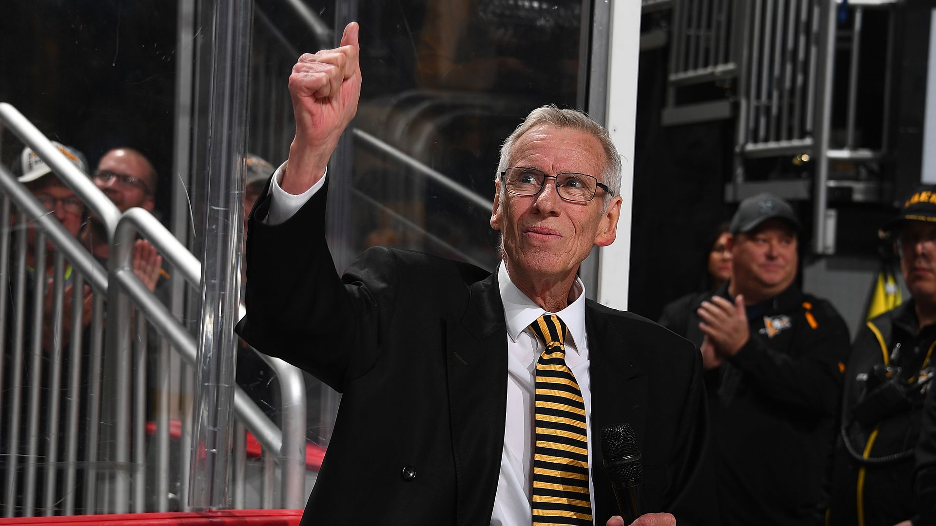 Pittsburgh Penguins broadcaster Mike Lange dies at 76 - Axios Pittsburgh