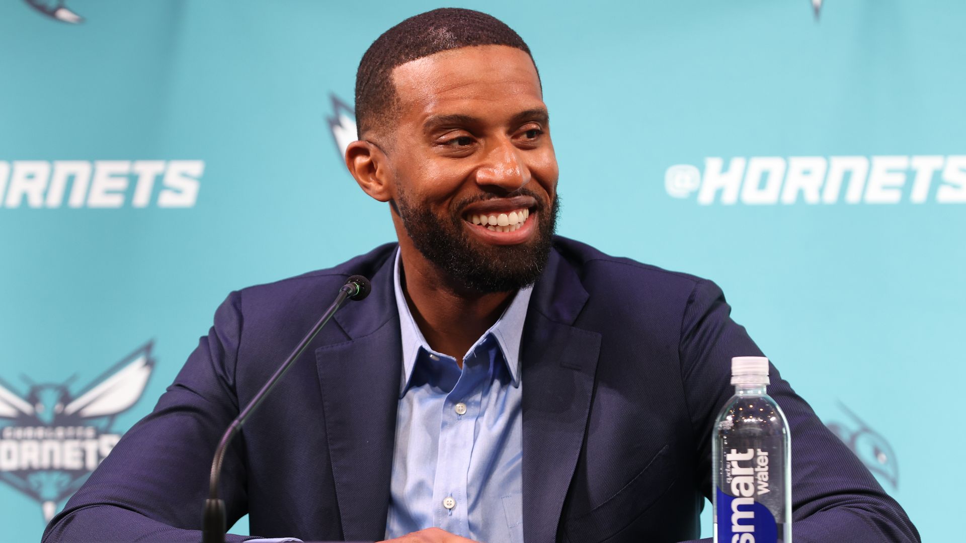 5 things to know about Charlotte Hornets head coach Charles Lee - Axios ...