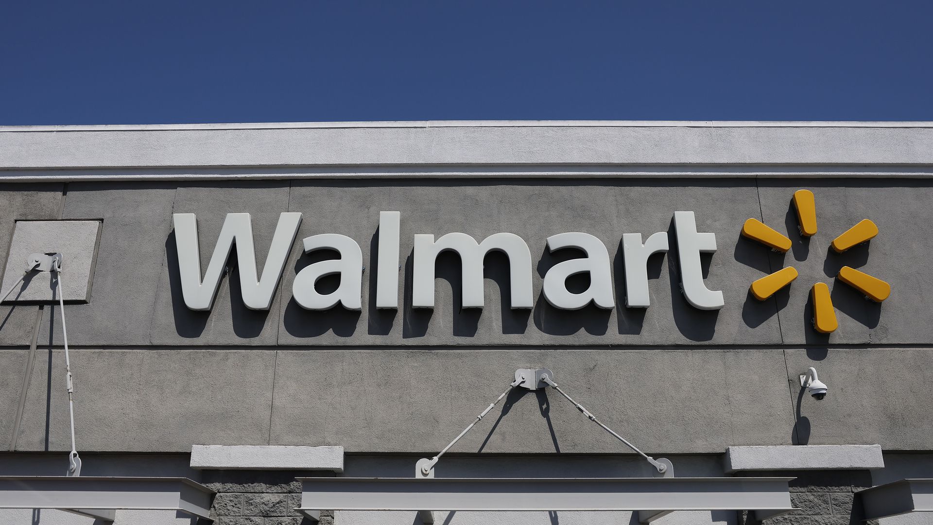 Walmart rejects idea of import fee after Amazon tariffs fee report
