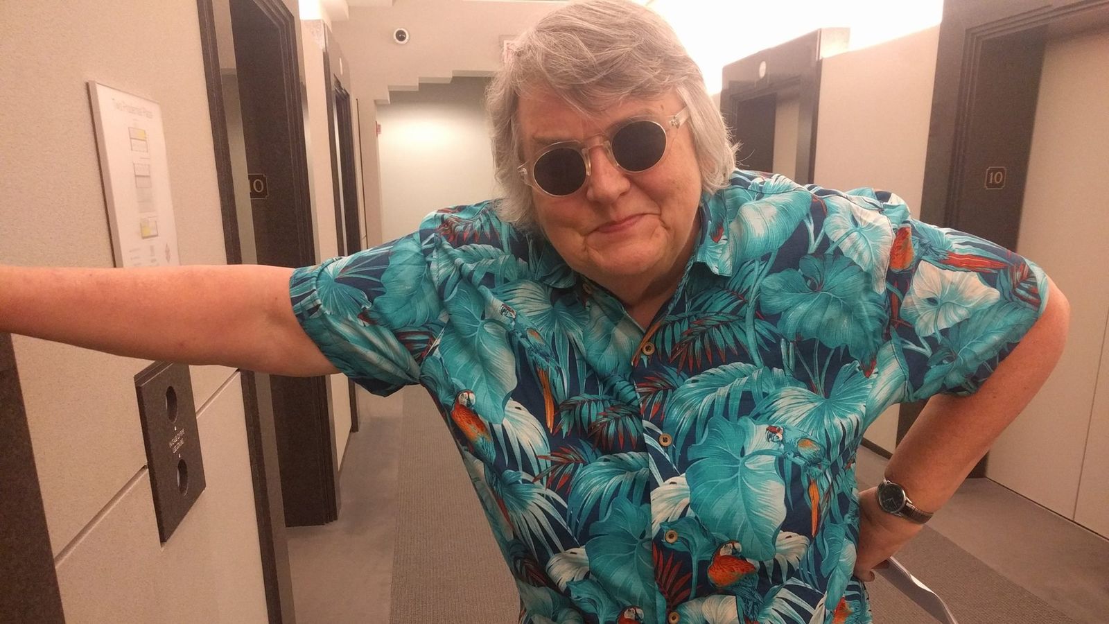 WXRT DJ Terri Hemmert celebrates 50th anniversary at the radio station ...