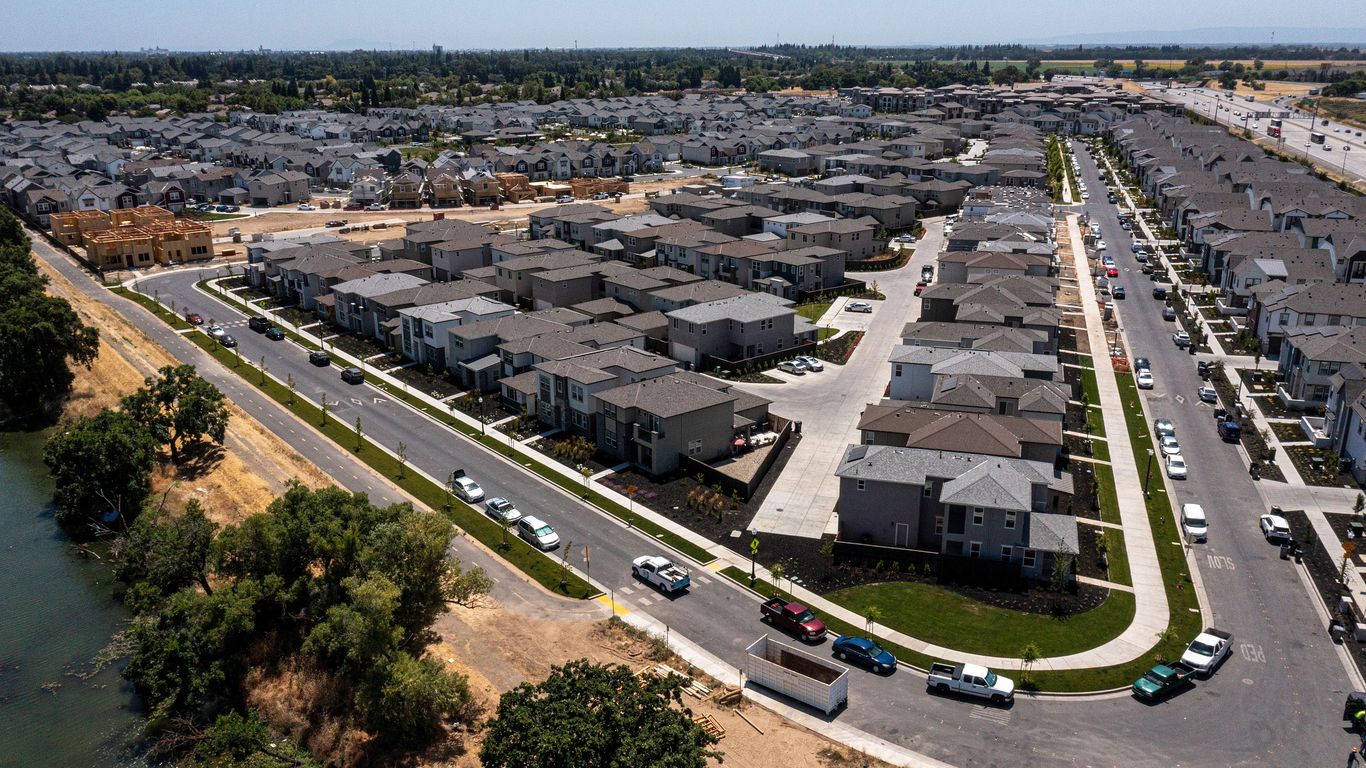 Existing home sales slump (again) as mortgage rates shoot higher