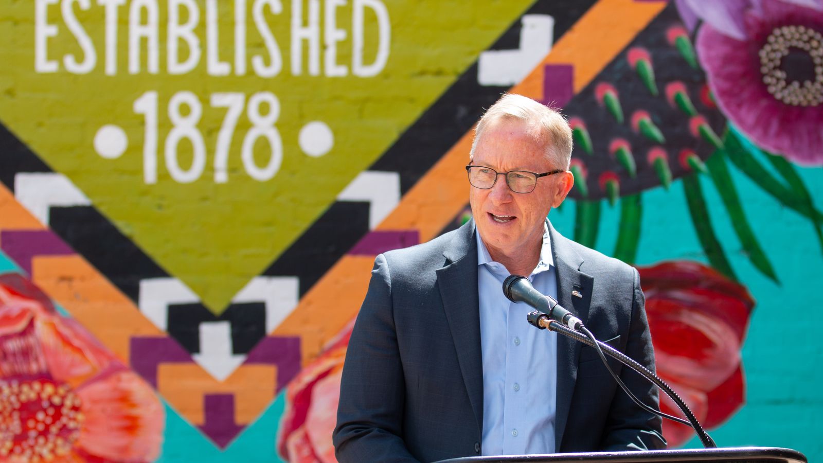 Why Republican Mesa Mayor John Giles is campaigning for Arizona ...