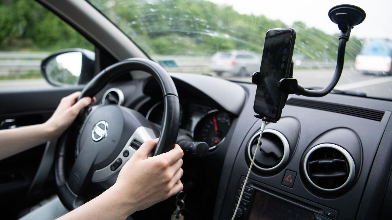 Michigan's new hands-free driving law goes into effect June 30 - Axios ...