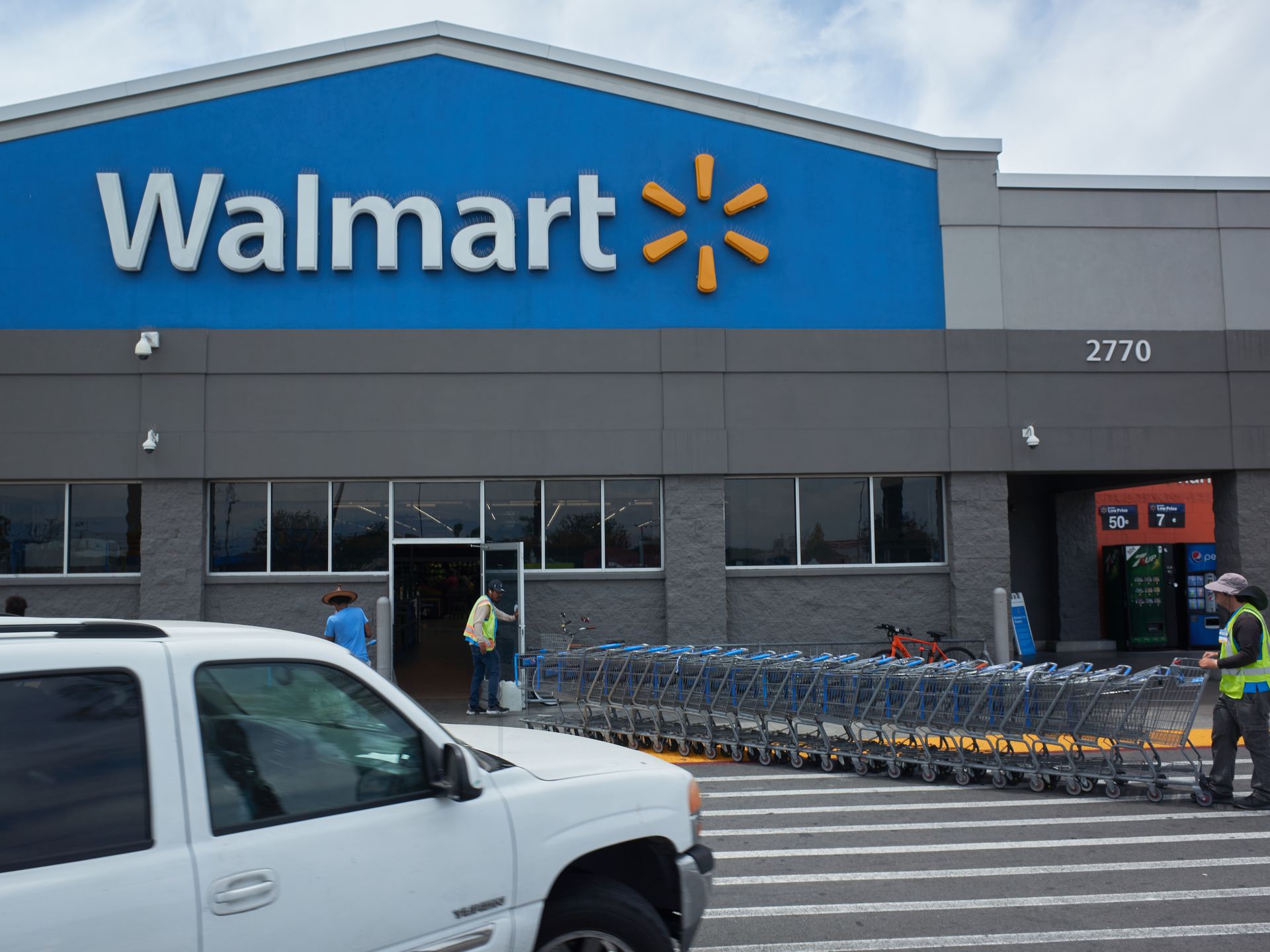 Walmart Store Front 2022