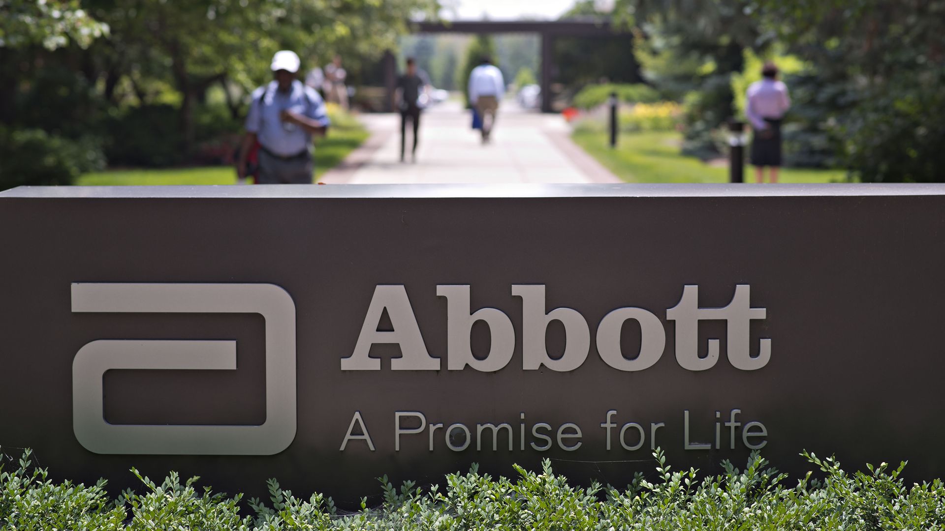 Abbott's stock falls after company forecasts fewer COVID tests