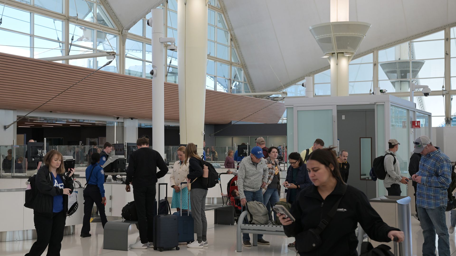 Denver International Airport's customer satisfaction slips amid growing ...