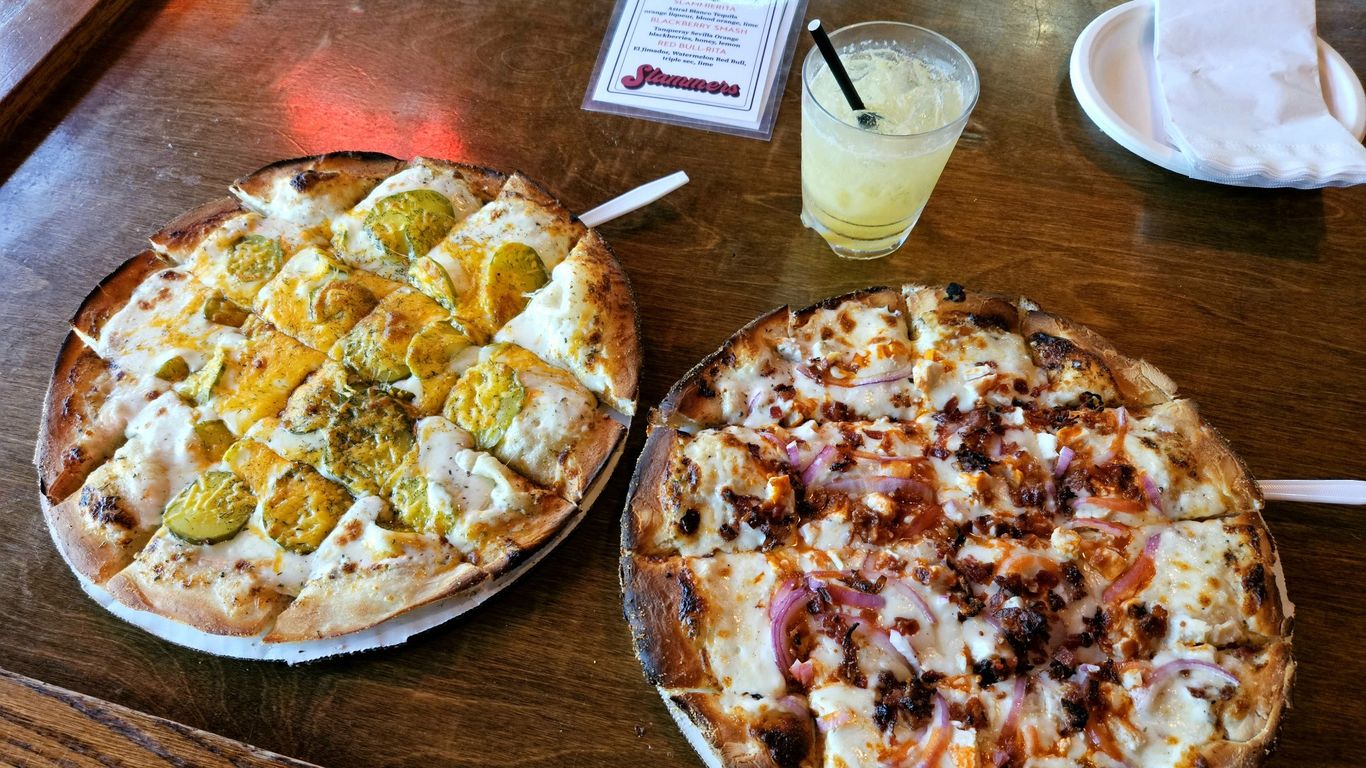 Review: Slammers' pizza in Columbus is a 30-year-old legend - Axios ...