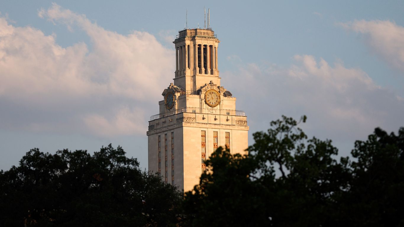 UT professor teaching Taylor Swift course reacts to "Midnights" - Axios ...