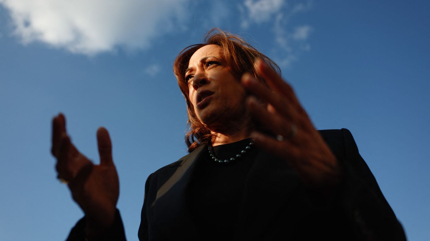 Trump has a "desire to be a dictator," Harris says on Howard Stern show