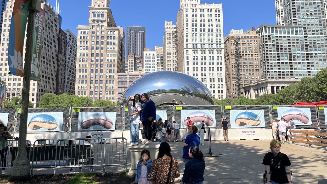 The Bean in Chicago's Millennium Park remains closed, misses expected ...