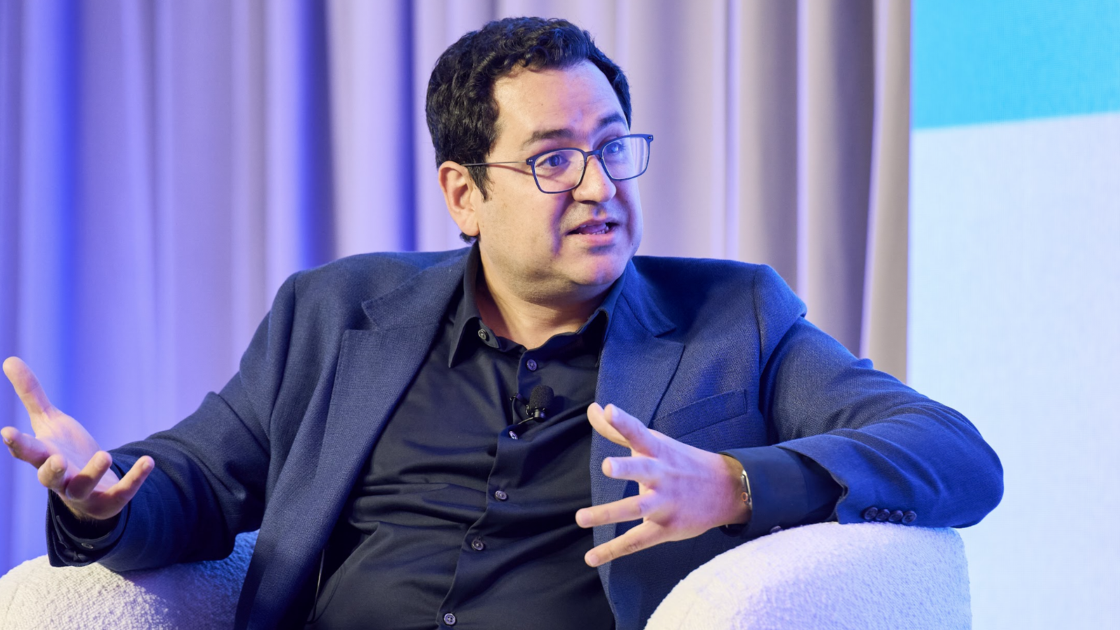 Allen Institute CEO Ali Farhadi says AI industry has "broken trust ...