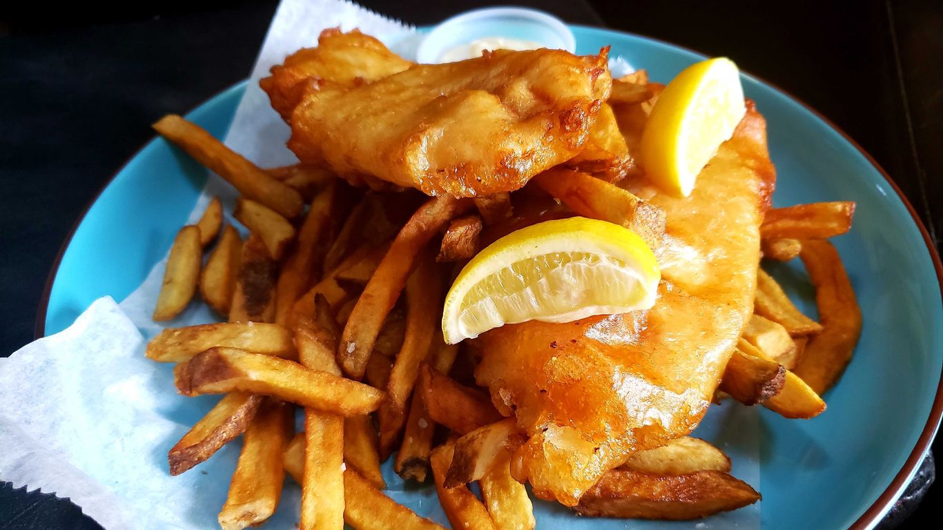 Local's guide to Chicago's best fish and chips - Axios Chicago