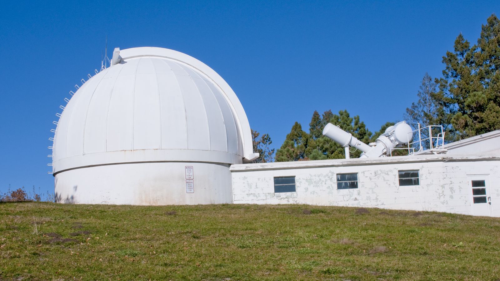 Speculation surrounds secretive evacuation of New Mexico observatory