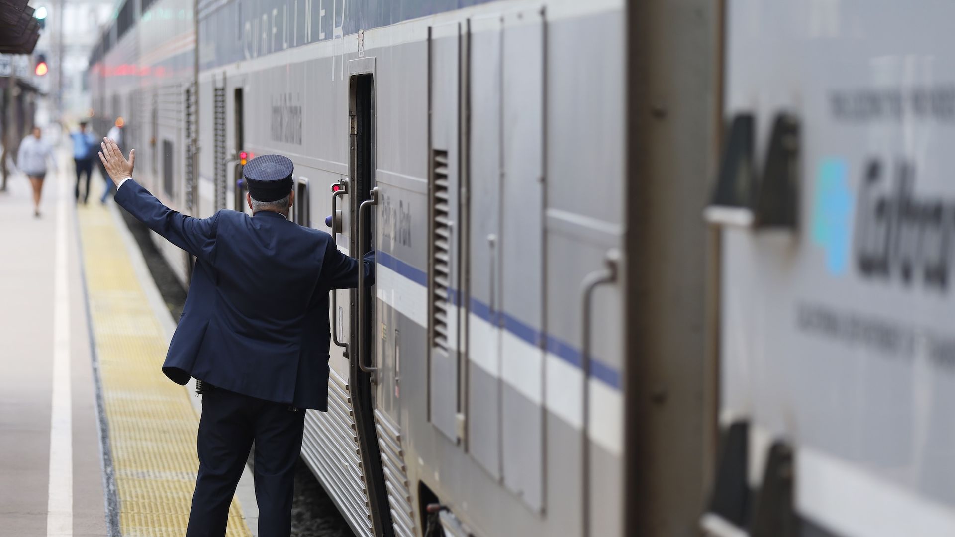 Amtrak lengthens trains and adds staff ahead of Thanksgiving travel ...