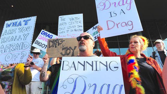 Walton Arts Center board members resign after CEO declines to host drag ...