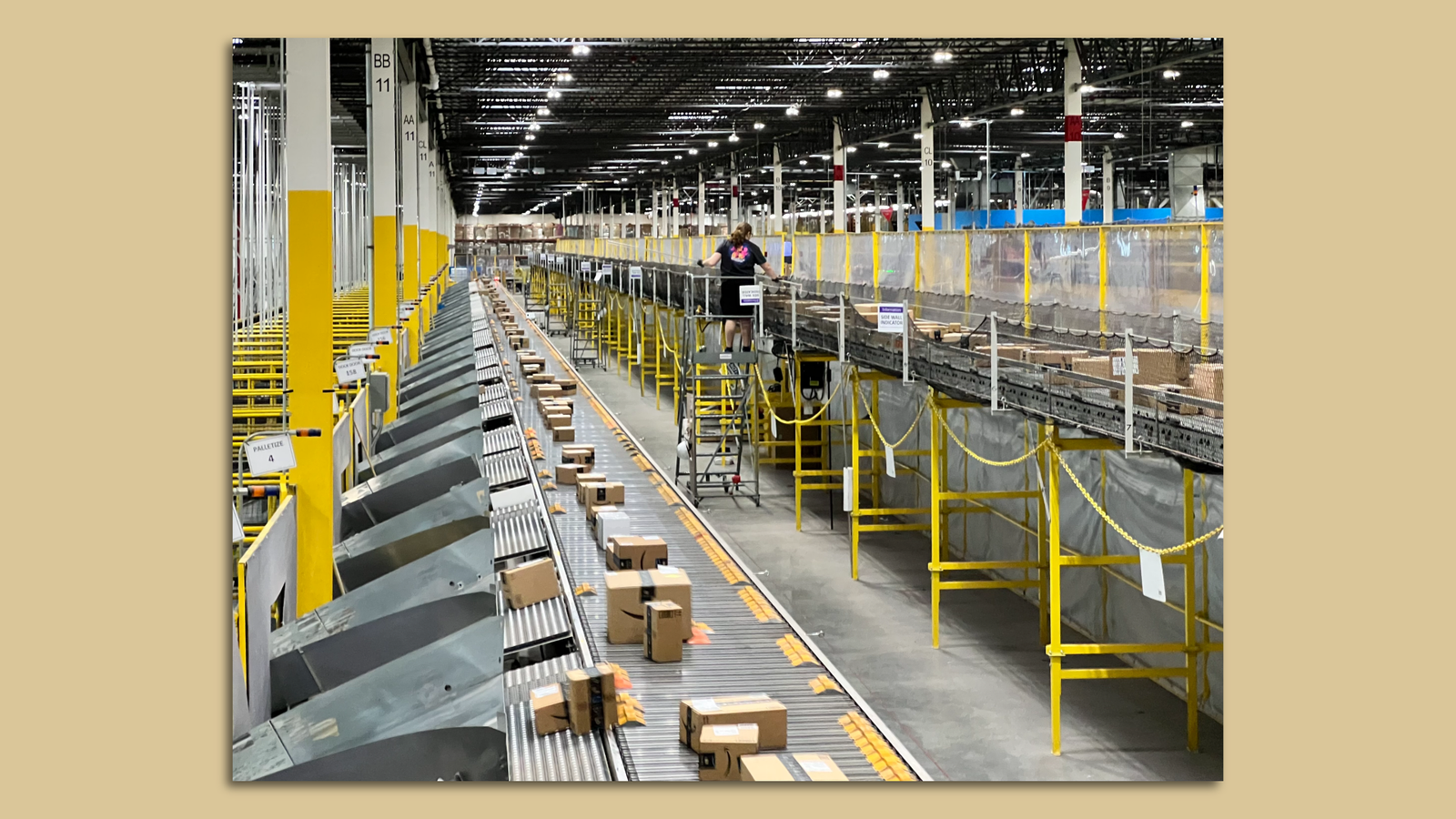 Amazon's Cyber Monday: Robots, pickers, sorters — and packages ...