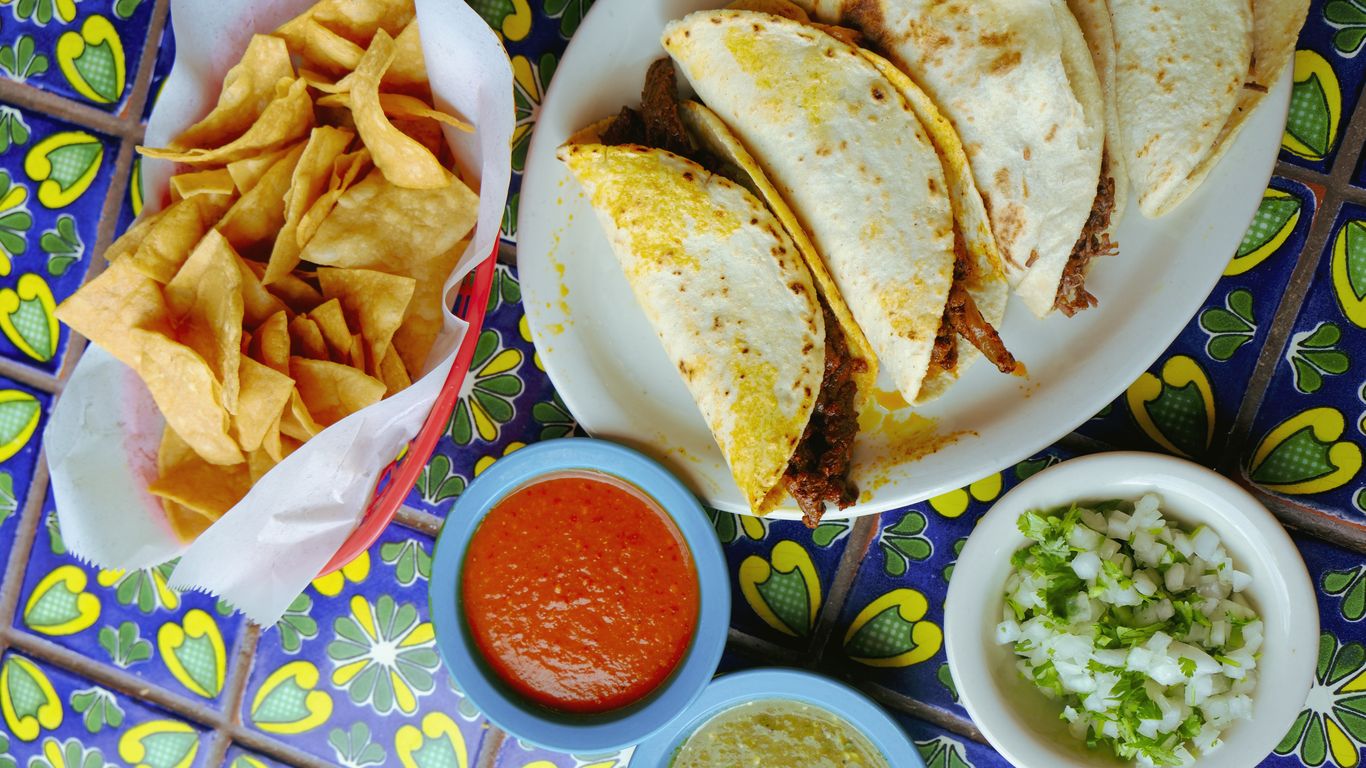 One taco to go: Two Amigos - Axios Dallas