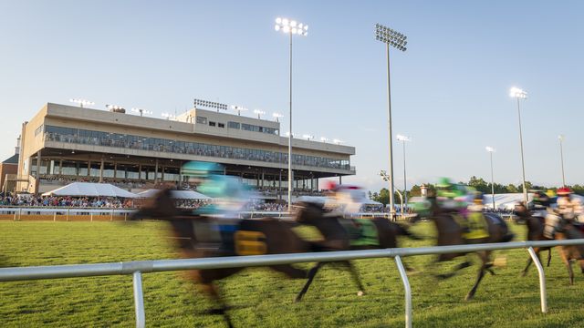 Horse racing returns to Colonial Downs with weekend dates - Axios Richmond