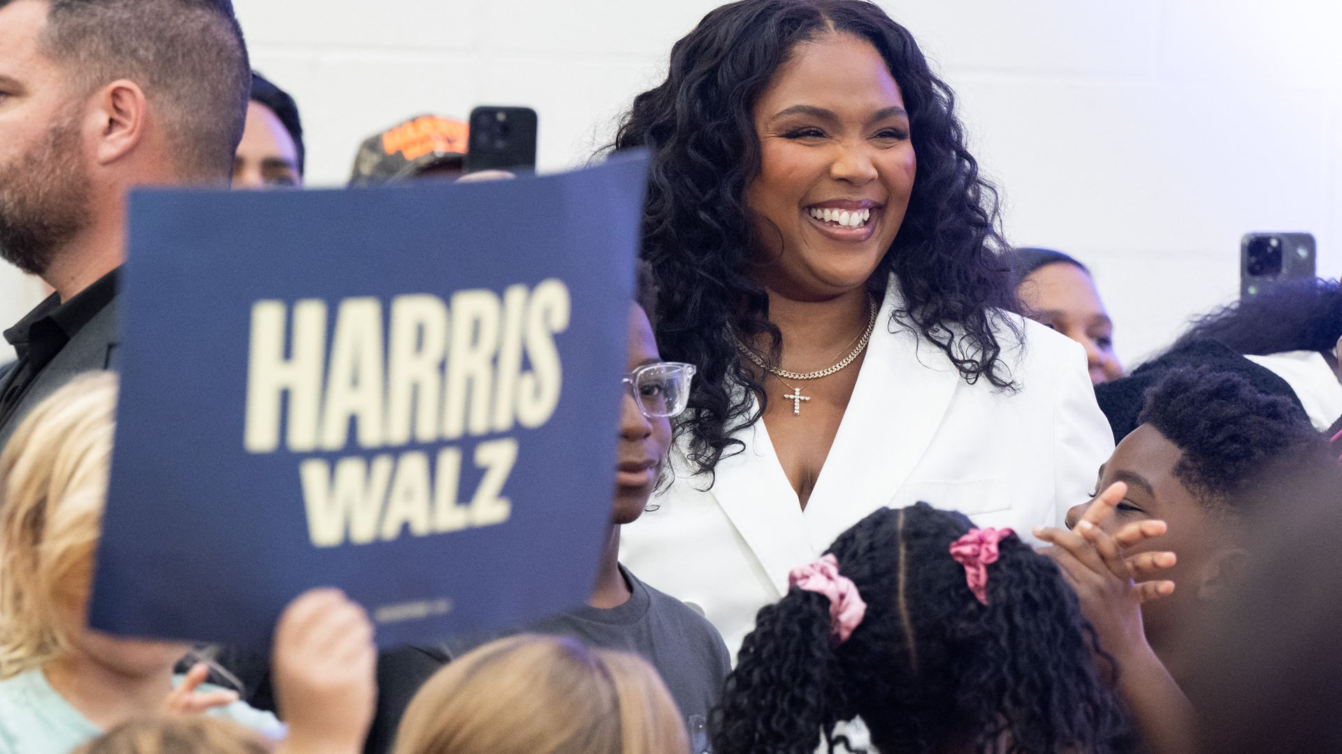 Harris campaign attracts Lizzo and Usher