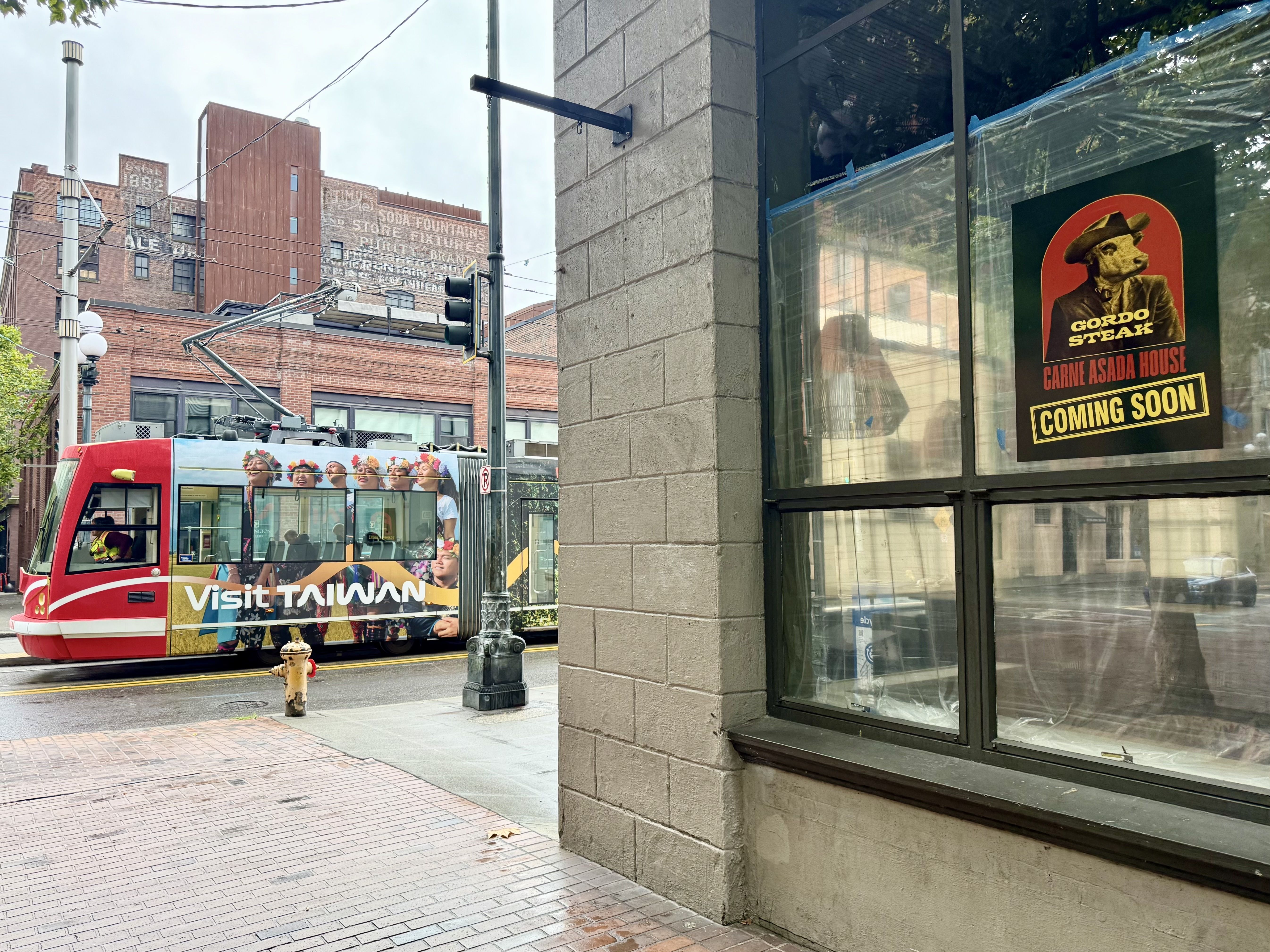 Seattle's Pioneer Square sees restaurant boom after pandemic - Axios ...