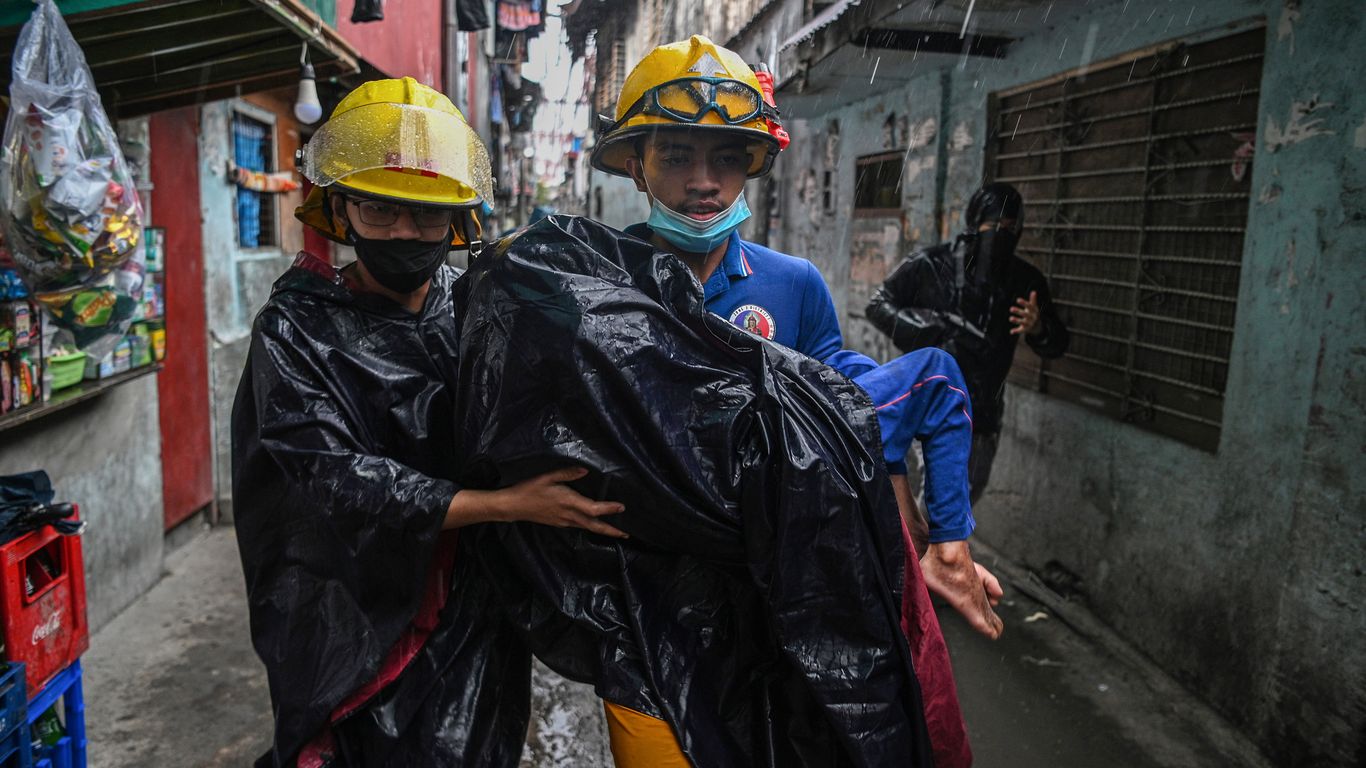 Super Typhoon Goni slams Phillippines: 1 million evacuated
