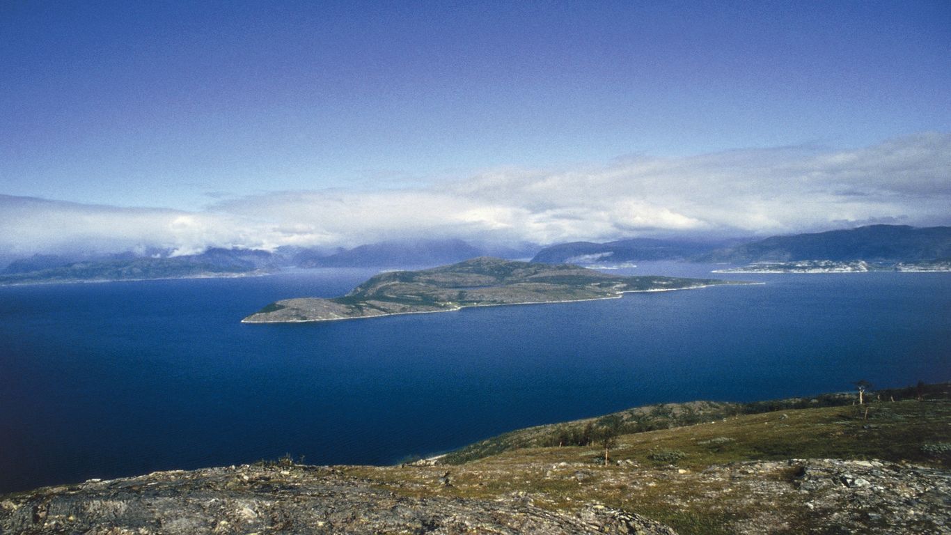 The 'Atlantification' of the Arctic may explain a global warming hot spot