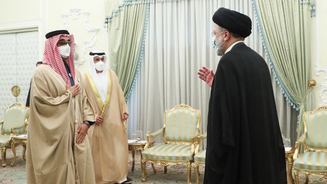 UAE begins to reconcile with Iran