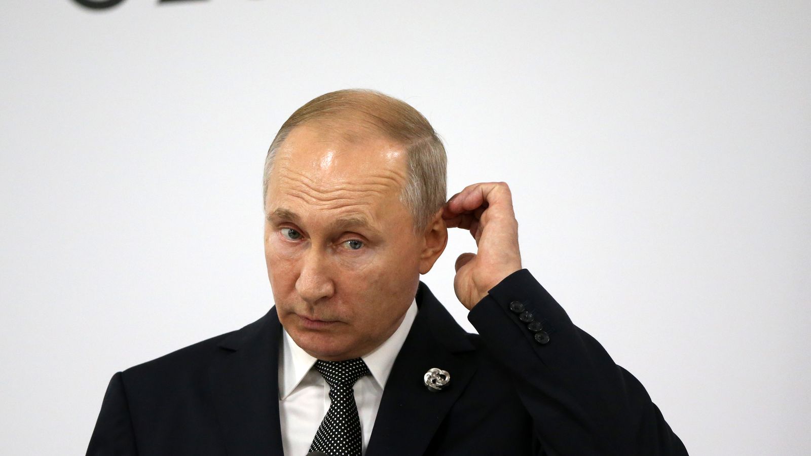 OPEC, Russia set to extend oil production curbs