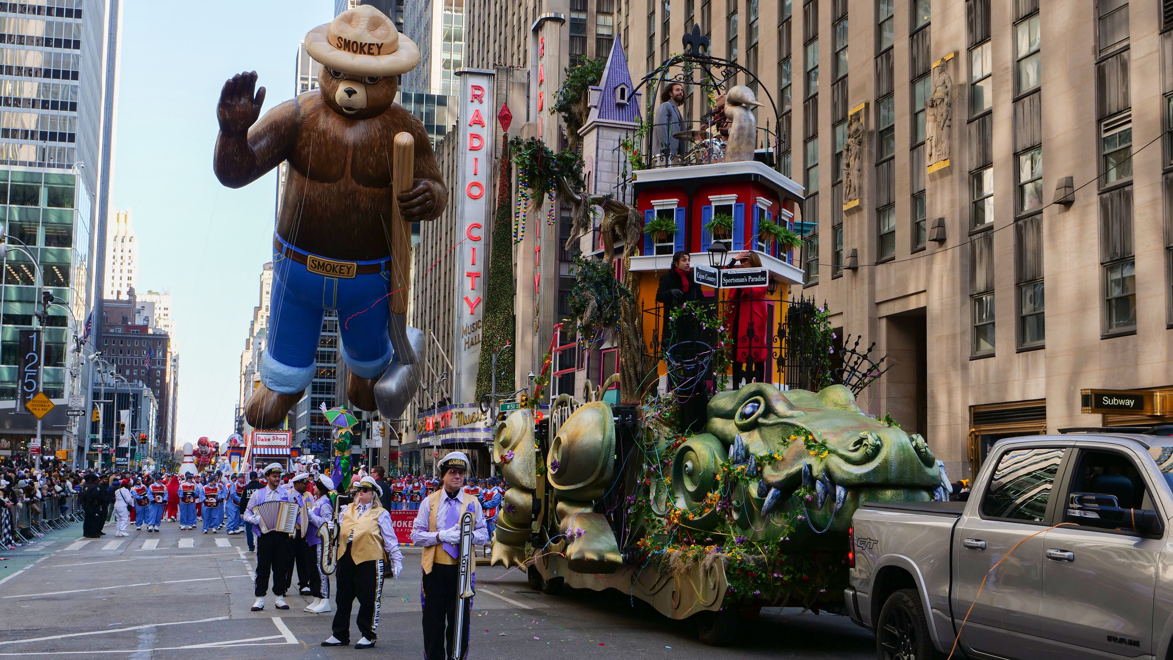 Macy's Thanksgiving parade to feature Louisiana gator float: How to ...