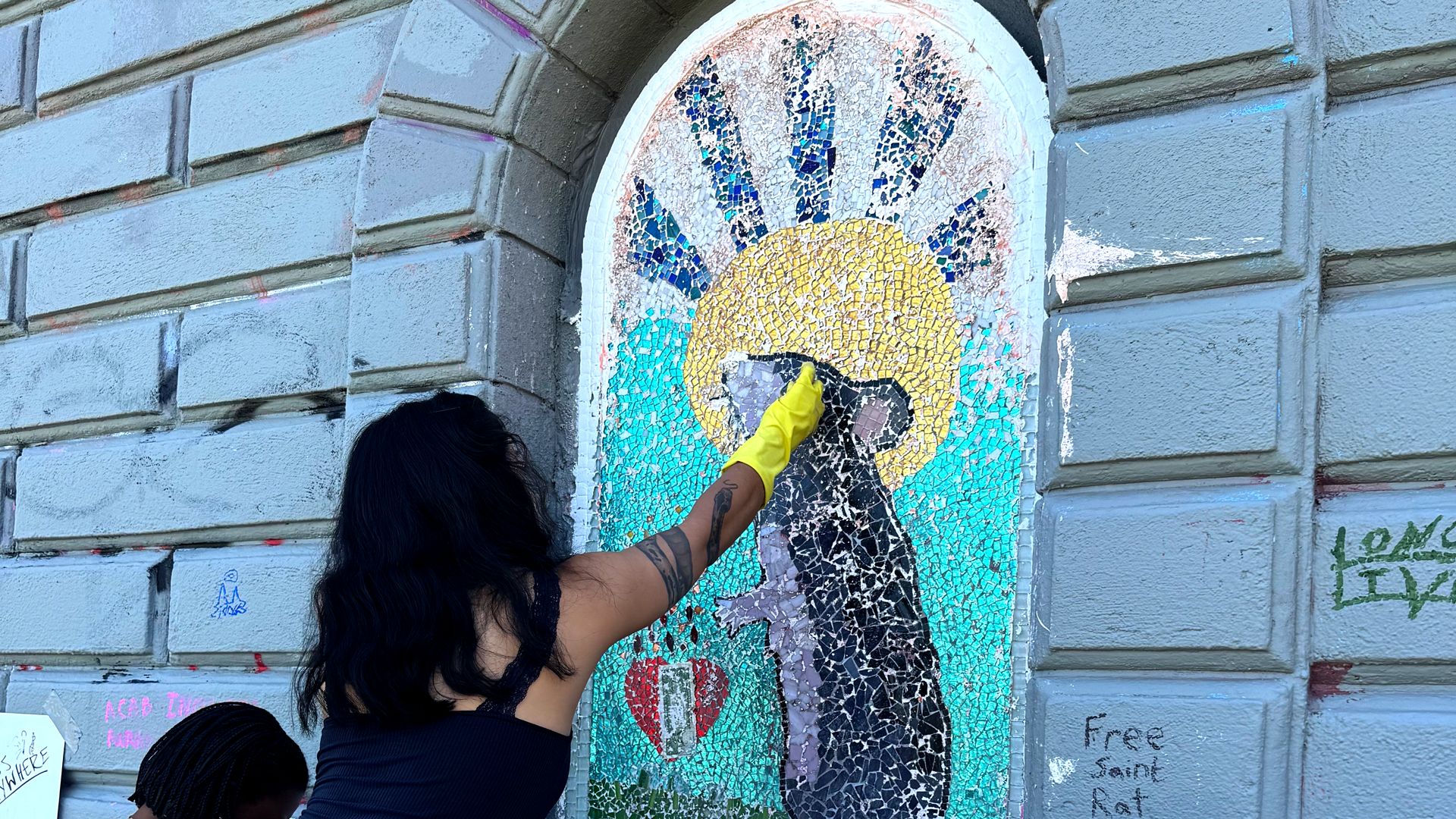 How Seattle's "Hot Rat Summer" mosaic survived a graffiti crackdown ...
