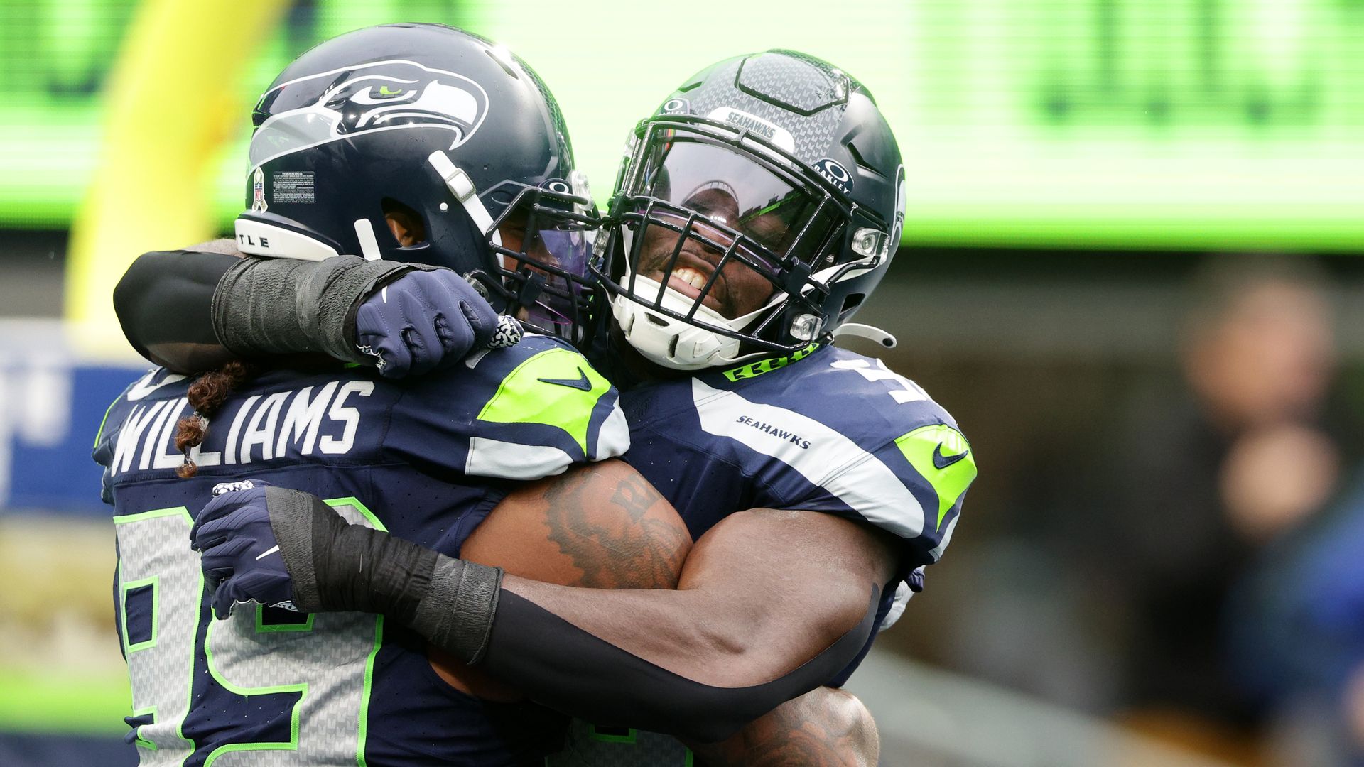 Pic to go: Hawks clip Cardinals - Axios Seattle