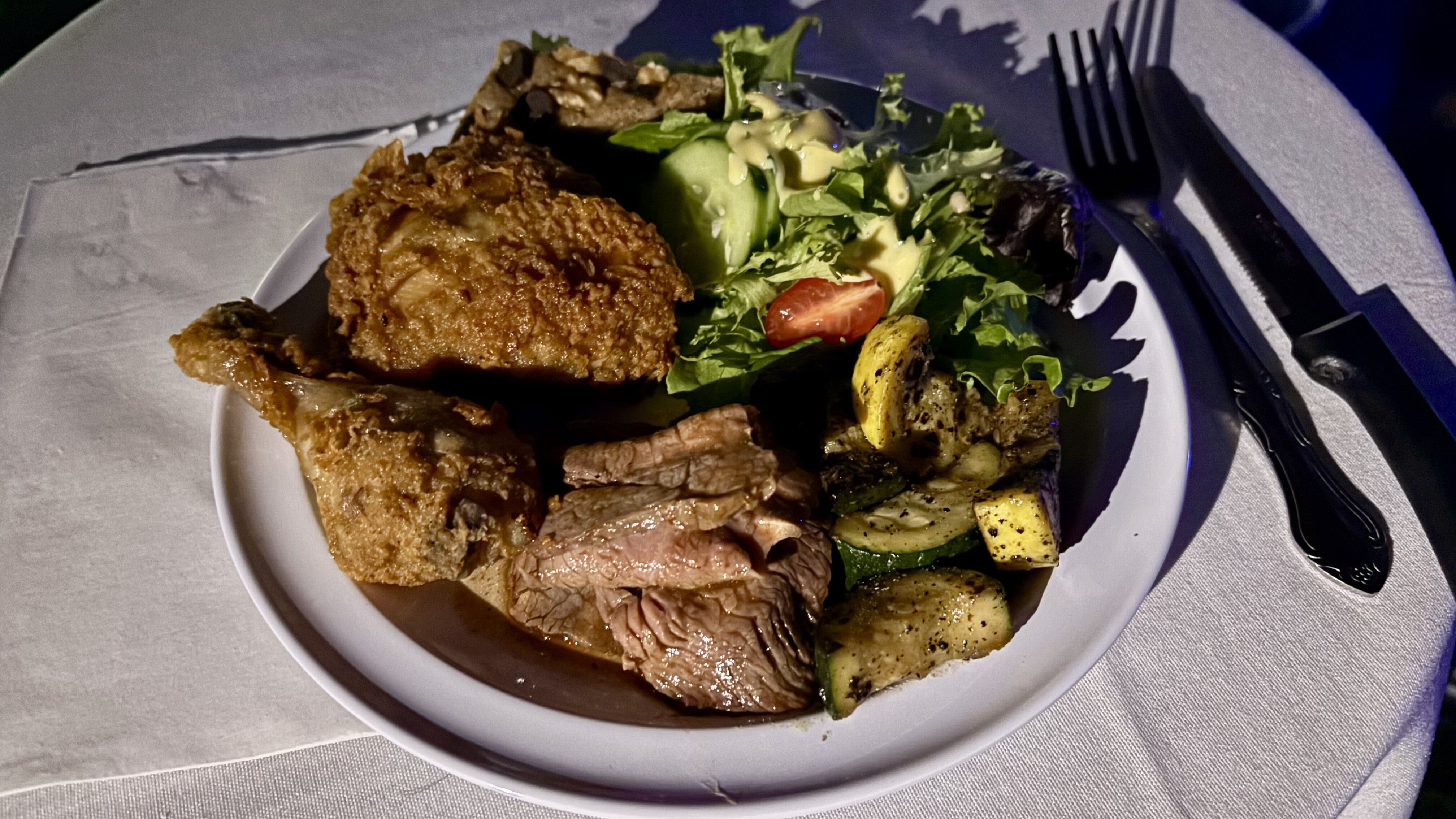 The Gold Club's famous fried chicken buffet is back - Axios San Francisco