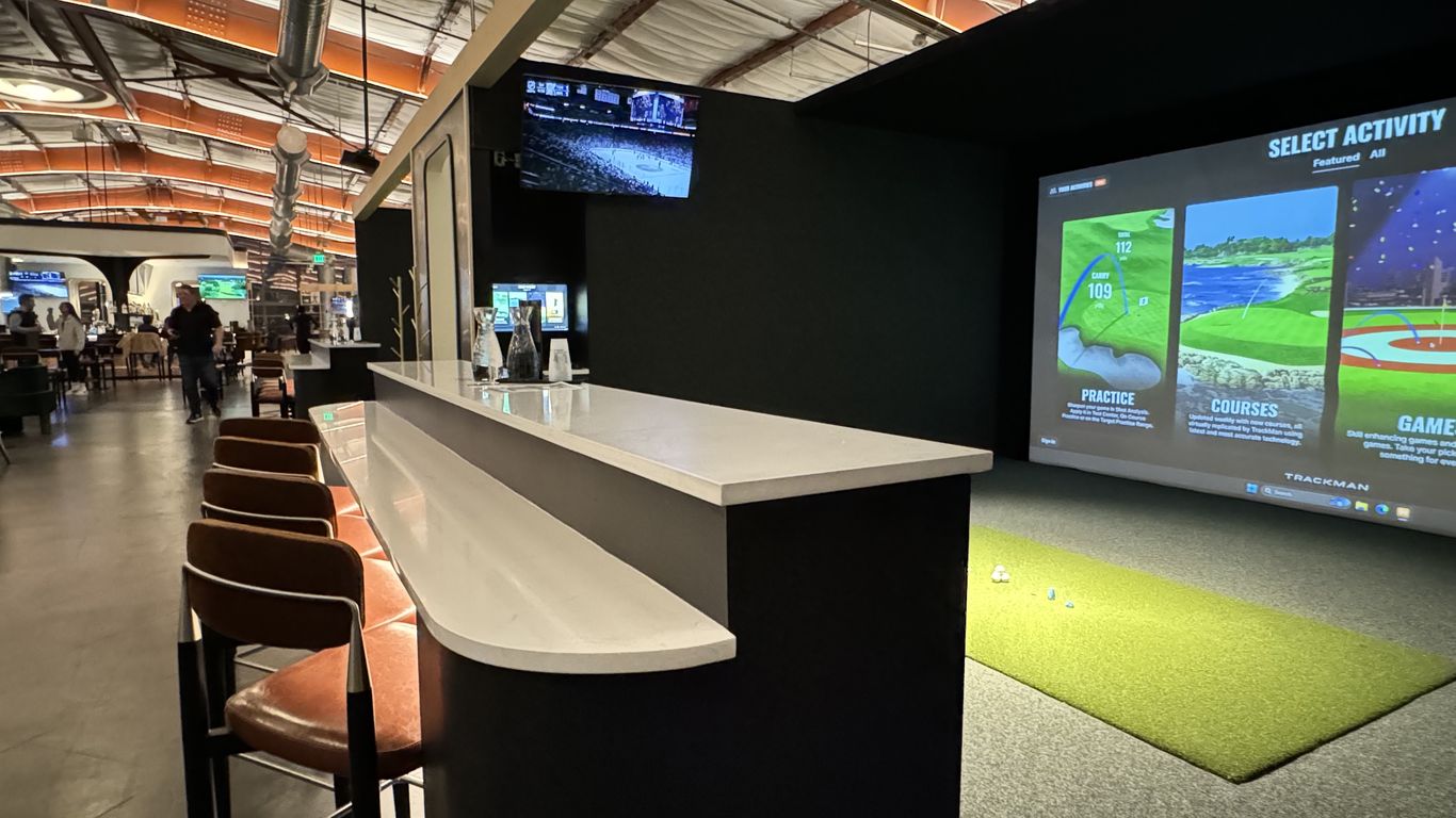 Golf simulator bars are popping off in Denver - Axios Denver
