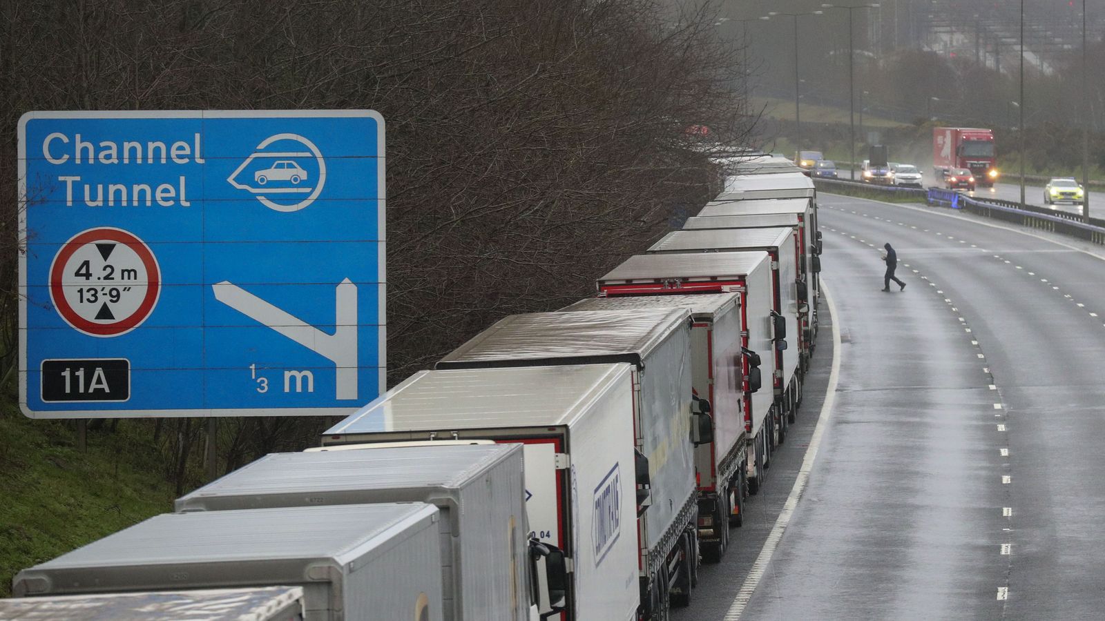 U.K. in crisis as new coronavirus variant forces border closures ahead ...