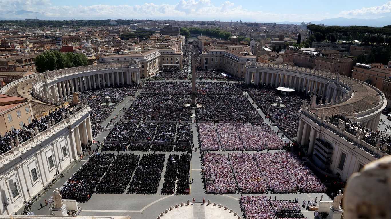 Photos: Hundreds of thousands pay respects to Pope Francis at his funeral
