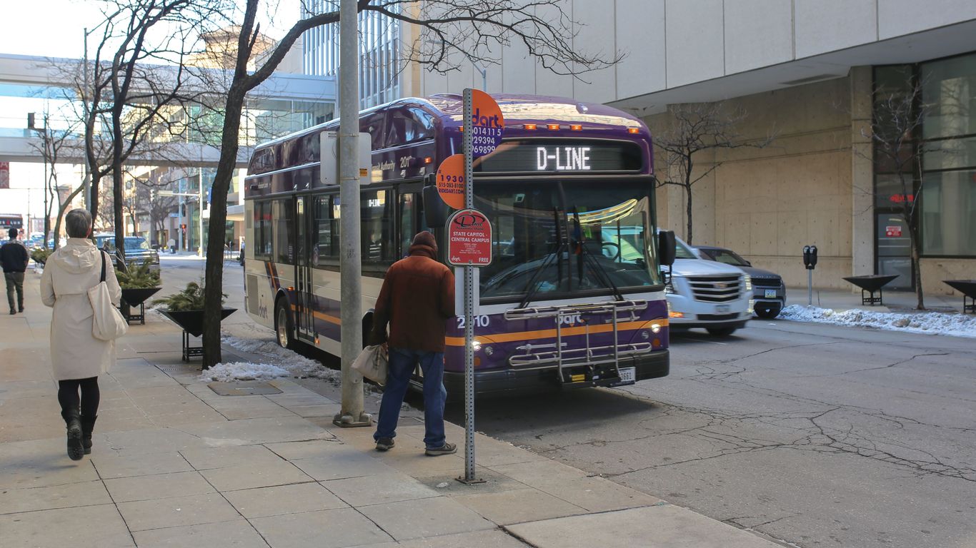 Public transit cuts loom following "failed" reforms - Axios Des Moines
