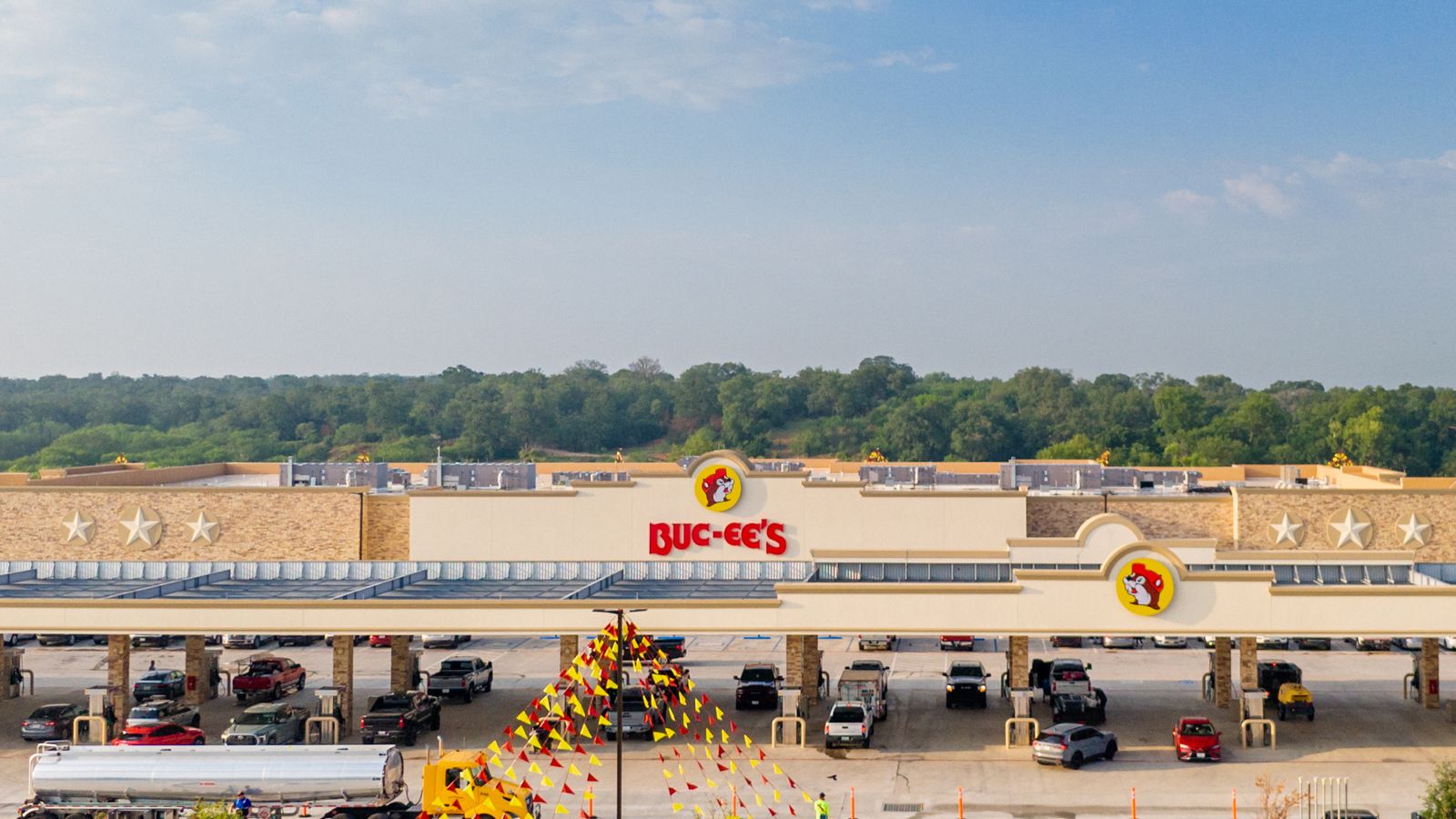 Buc Ee S To Open Its Largest Georgia Store Coming Soon Axios Atlanta