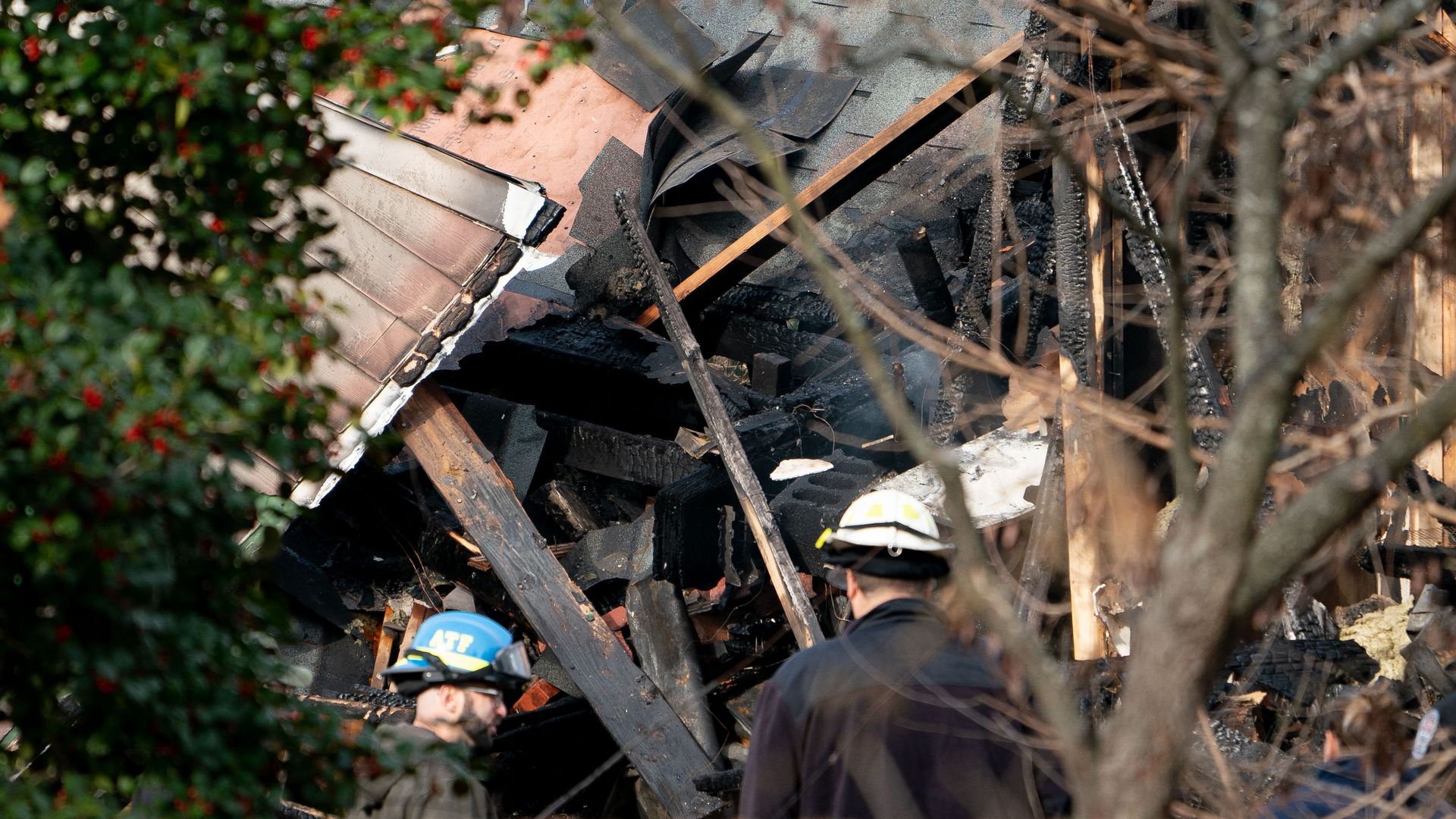 Suspect identified in Arlington standoff ending in home explosion ...