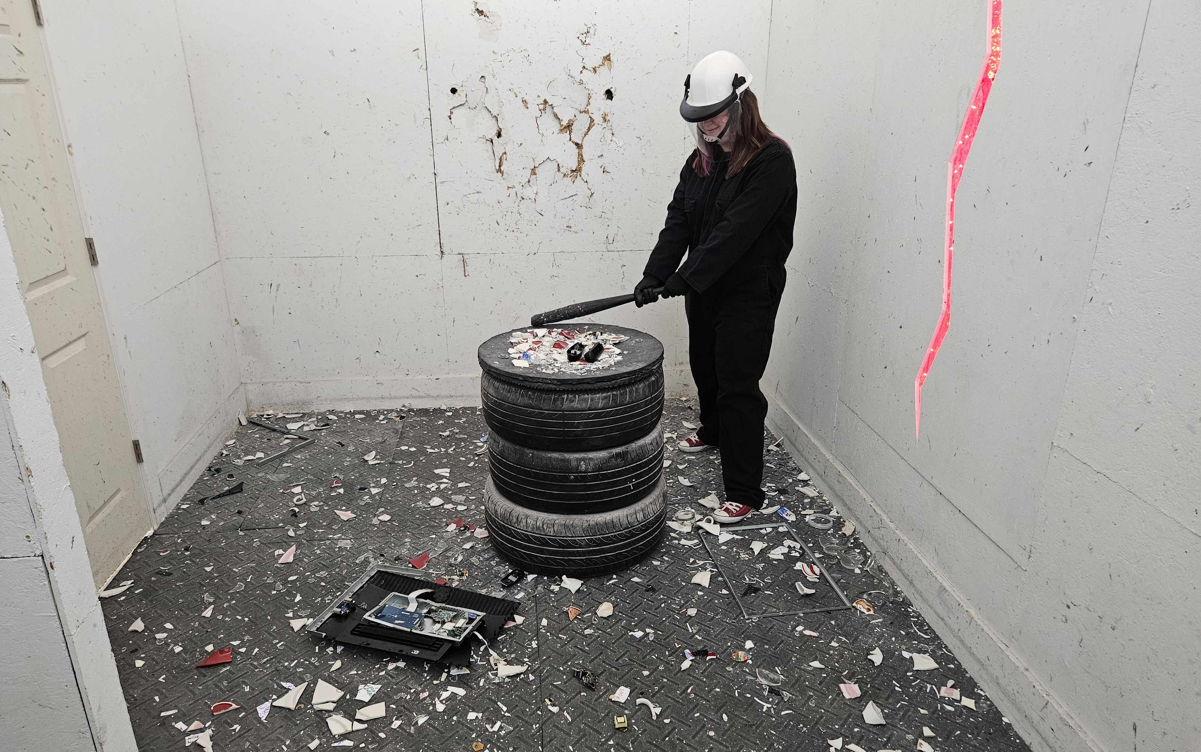 I smashed stuff at The Wrecking Company, Columbus' new rage room ...