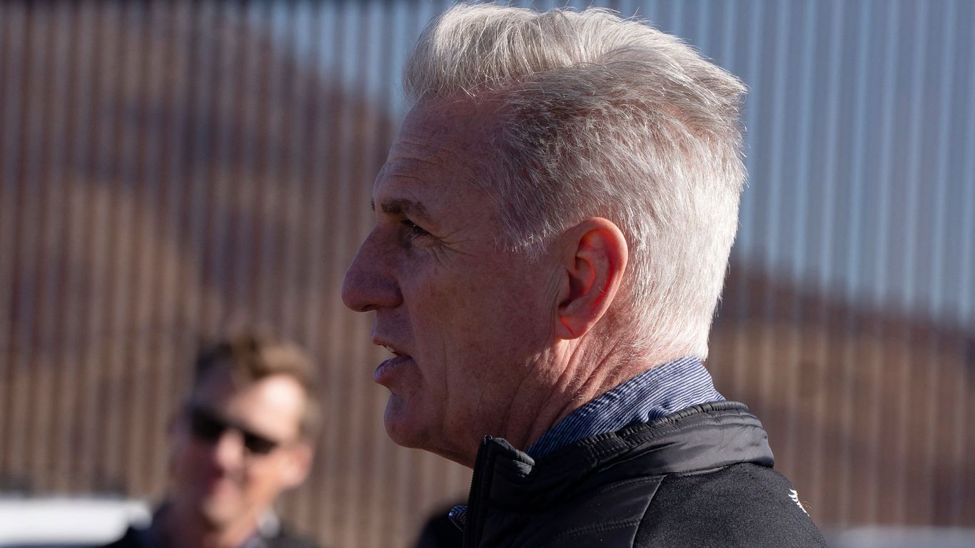 Jeffries rips McCarthy for "egregious security breach" on Jan. 6 footage