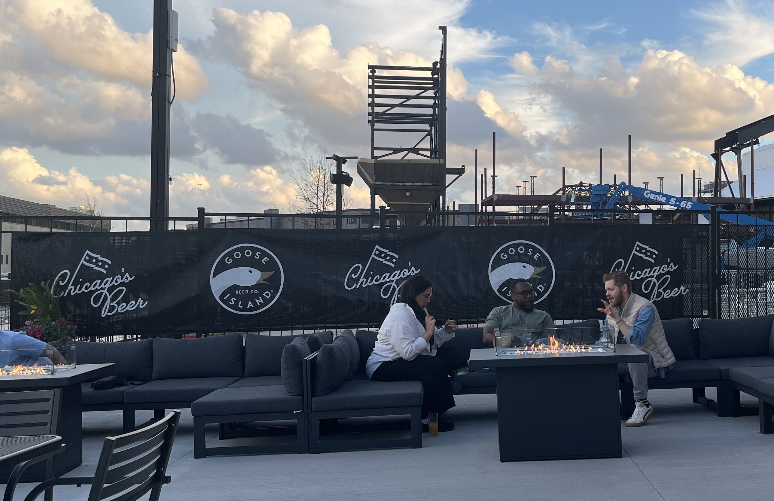 Goose Island opens new pub on Salt Shed campus - Axios Chicago