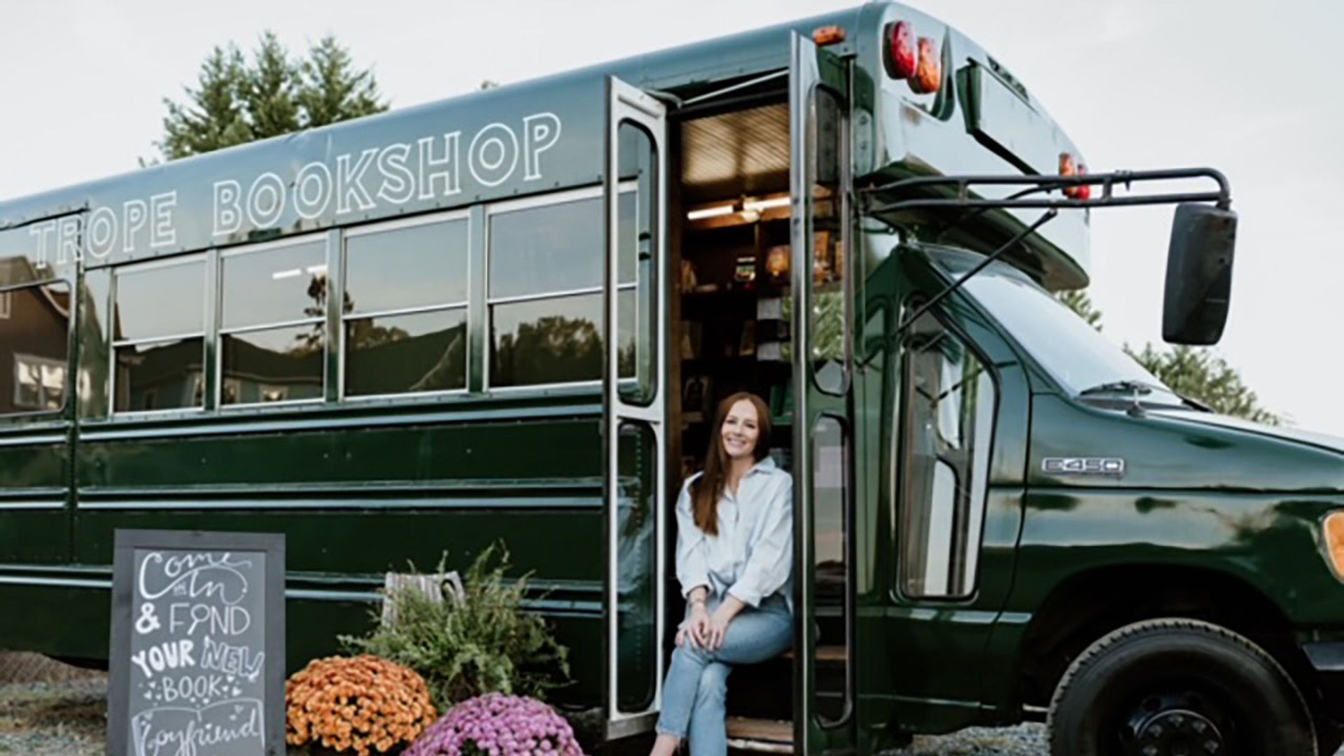 Meet Charlotte's romance bookstore on wheels - Axios Charlotte