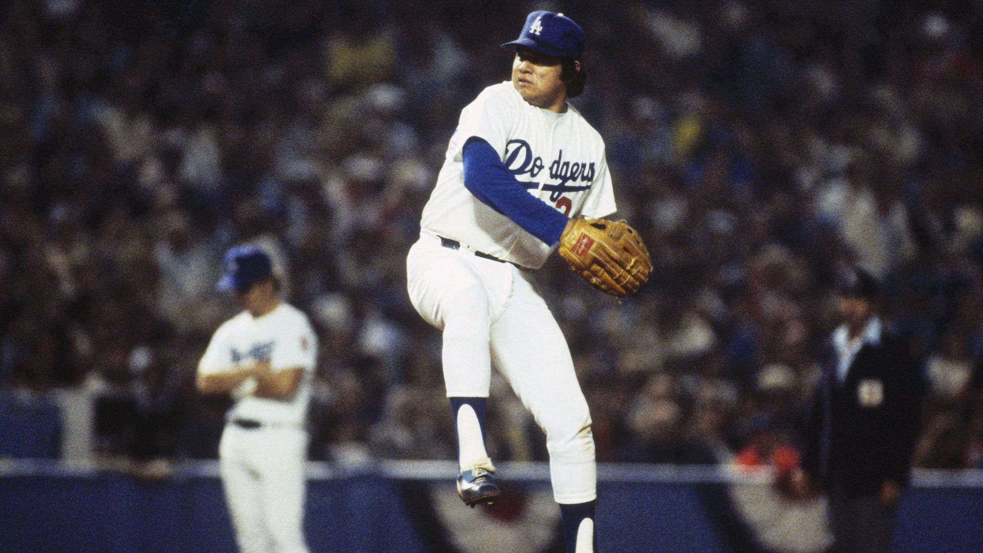 Los Angeles Dodgers great Fernando Valenzuela dies